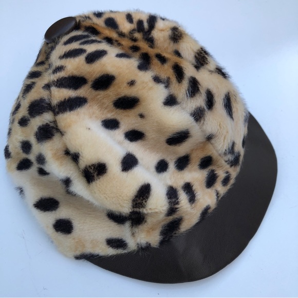 UNIONMADE | Accessories | Vtg Leopard Print Faux Fur Newsboy Cap Hat ...